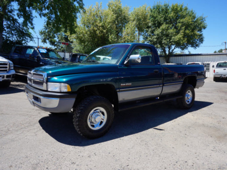 Dodge Ram Cummins 5.9l 6.7l diesel engine specs | dyeautos.com